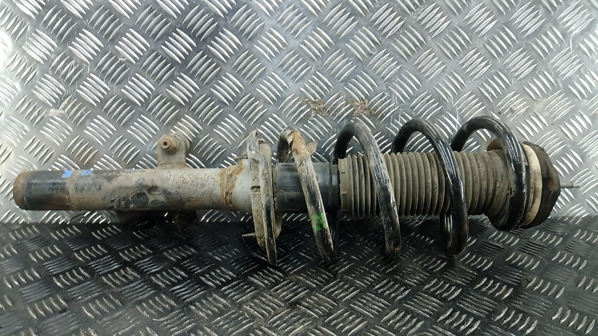 Стойка передняя правая FORD TRANSIT 8