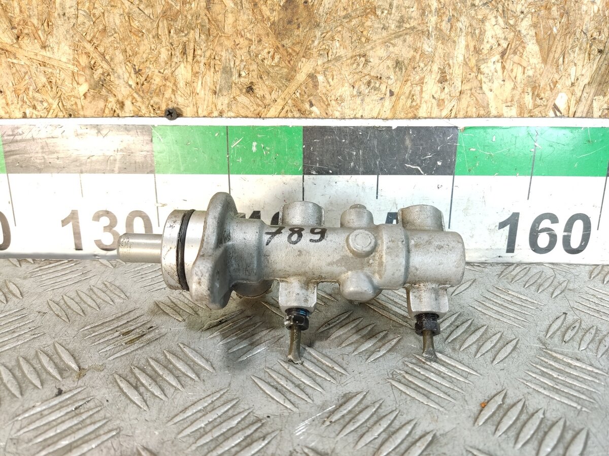 Цилиндр тормозов главный KIA Picanto 2004-2011 5851007300