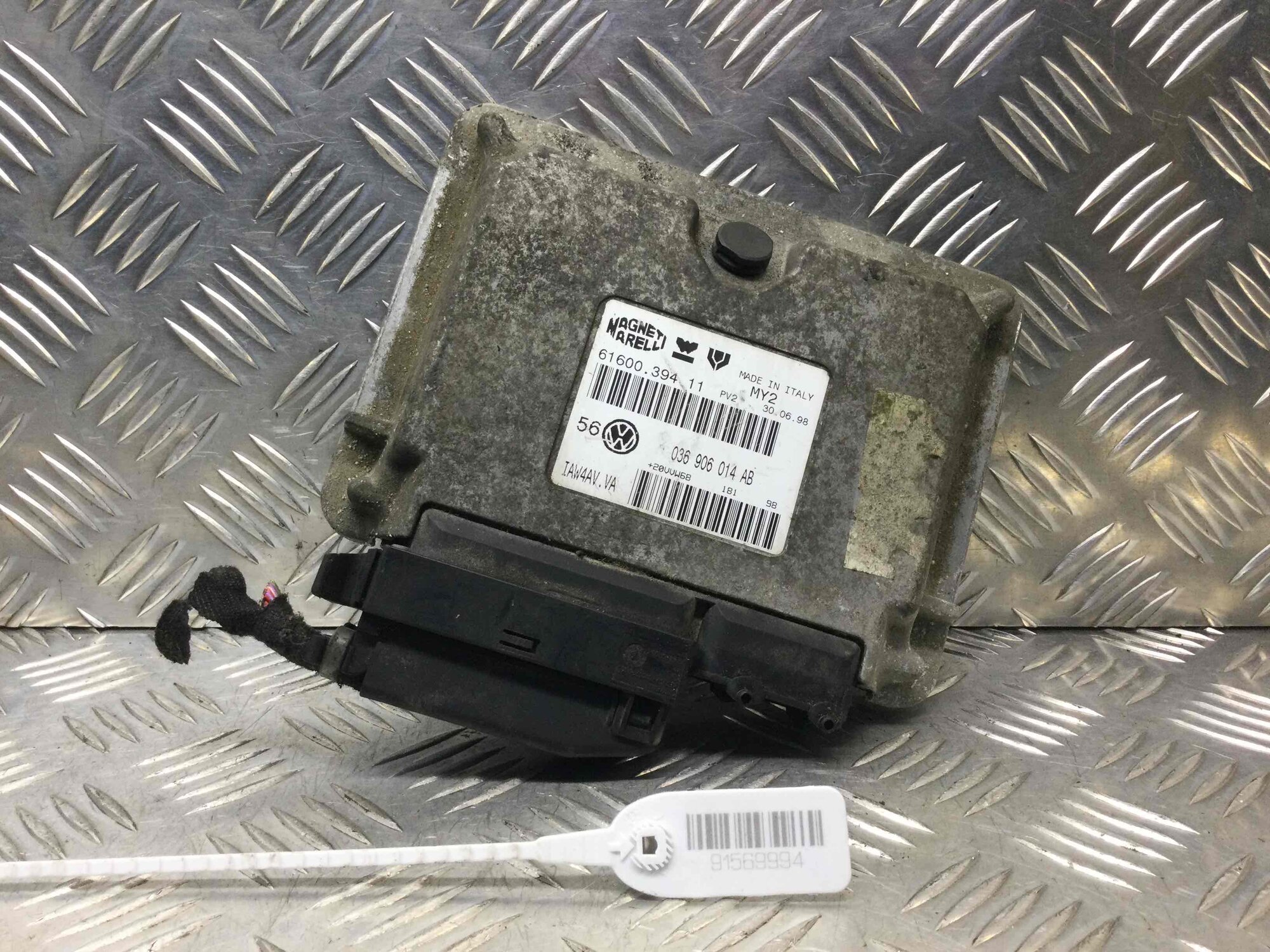 Б/У Блок управления двигателем Volkswagen Golf 4 поколение (1997-2004) 2000 г.