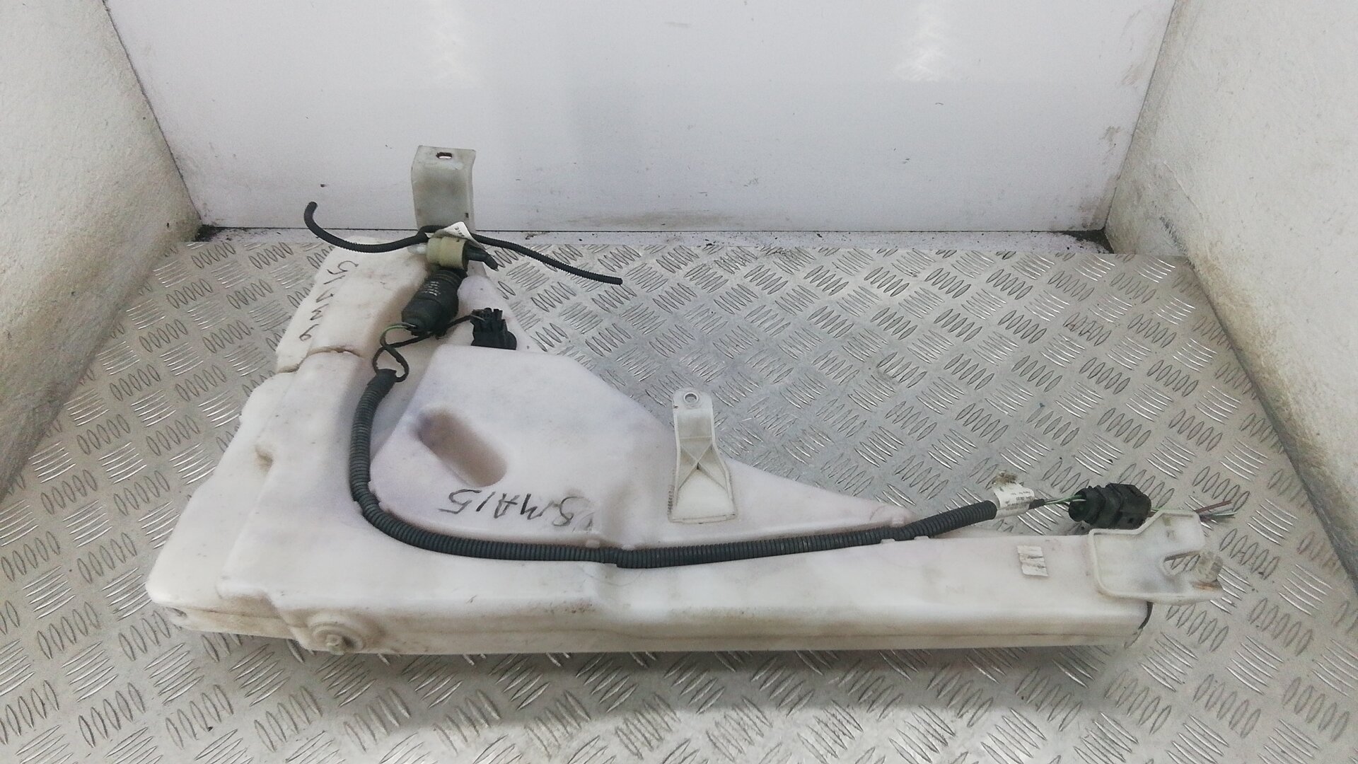 Бачок омывателя VOLKSWAGEN TOUAREG 7L