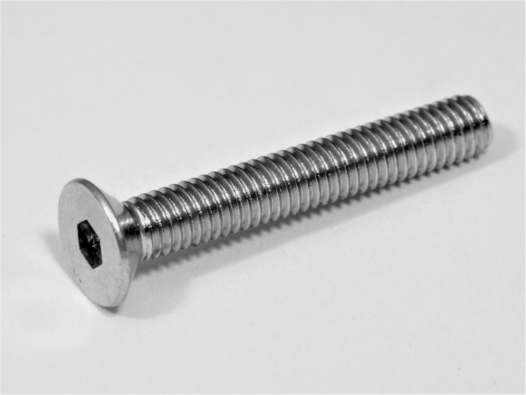 Винт с потайн. гол. и внутренним шест. М3 х 20 DIN 7991, L00 / 40 шт / соберизавод