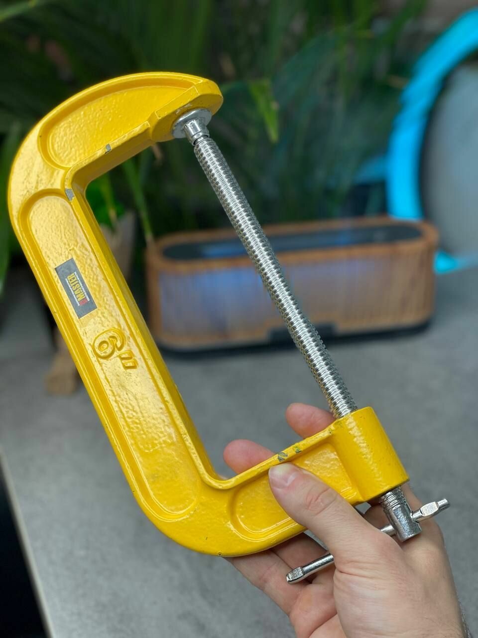 Струбцина столярная 6" универсальная