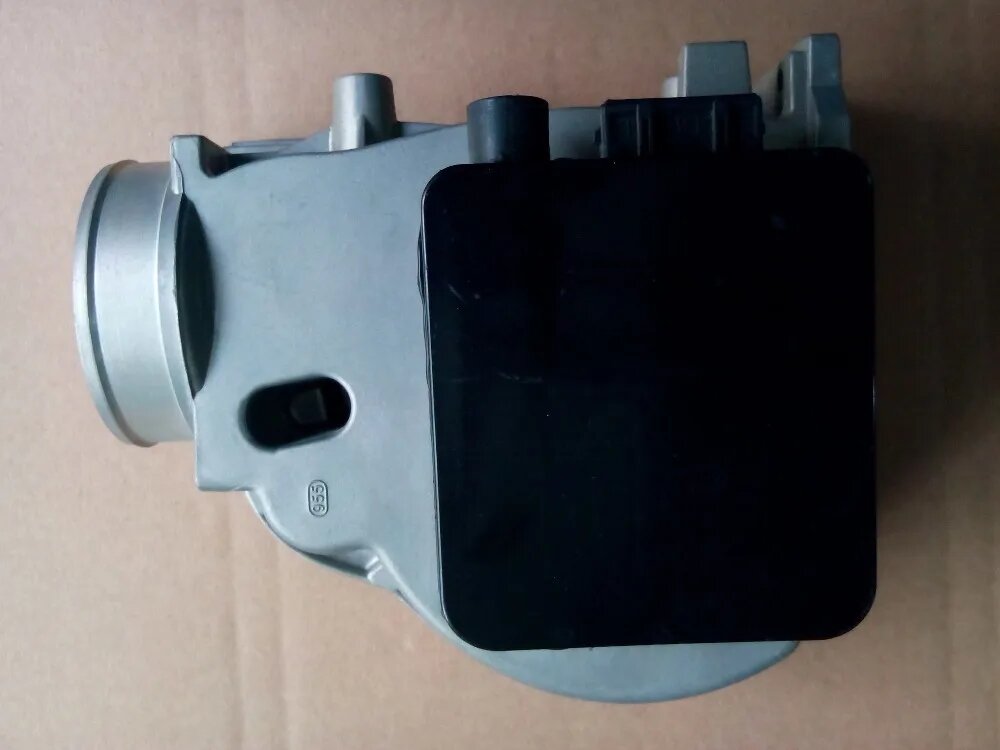 Датчик расхода воздуха MAF для Volkswagen Passat B3, вариант GOLF 0280202106, 037906301, 0280202107, 0280202138, 037906301B