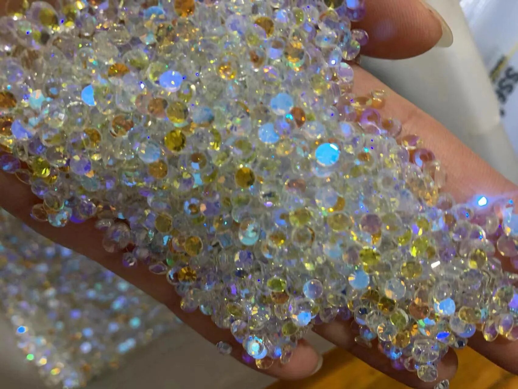 Флуоресцентные стразы из стекла для дизайна ногтей mix ss6-ss30 10gram, Aurora Crystal