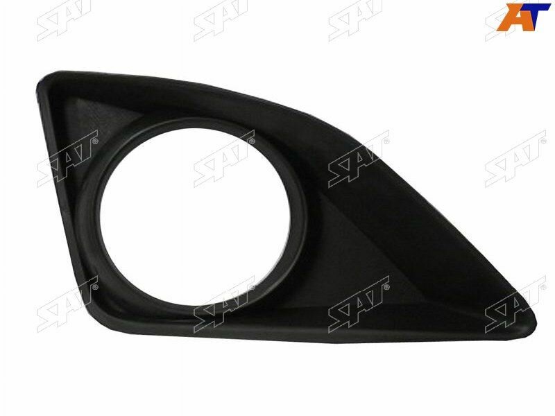 . SAT Оправа ПТФ для TOYOTA COROLLA 06-10 правая
