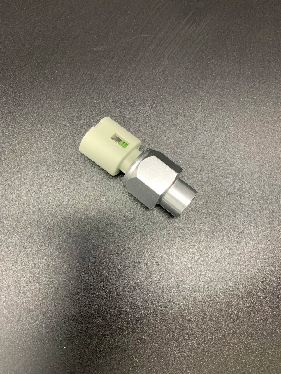 Датчик давления жидкости ГУР Новое