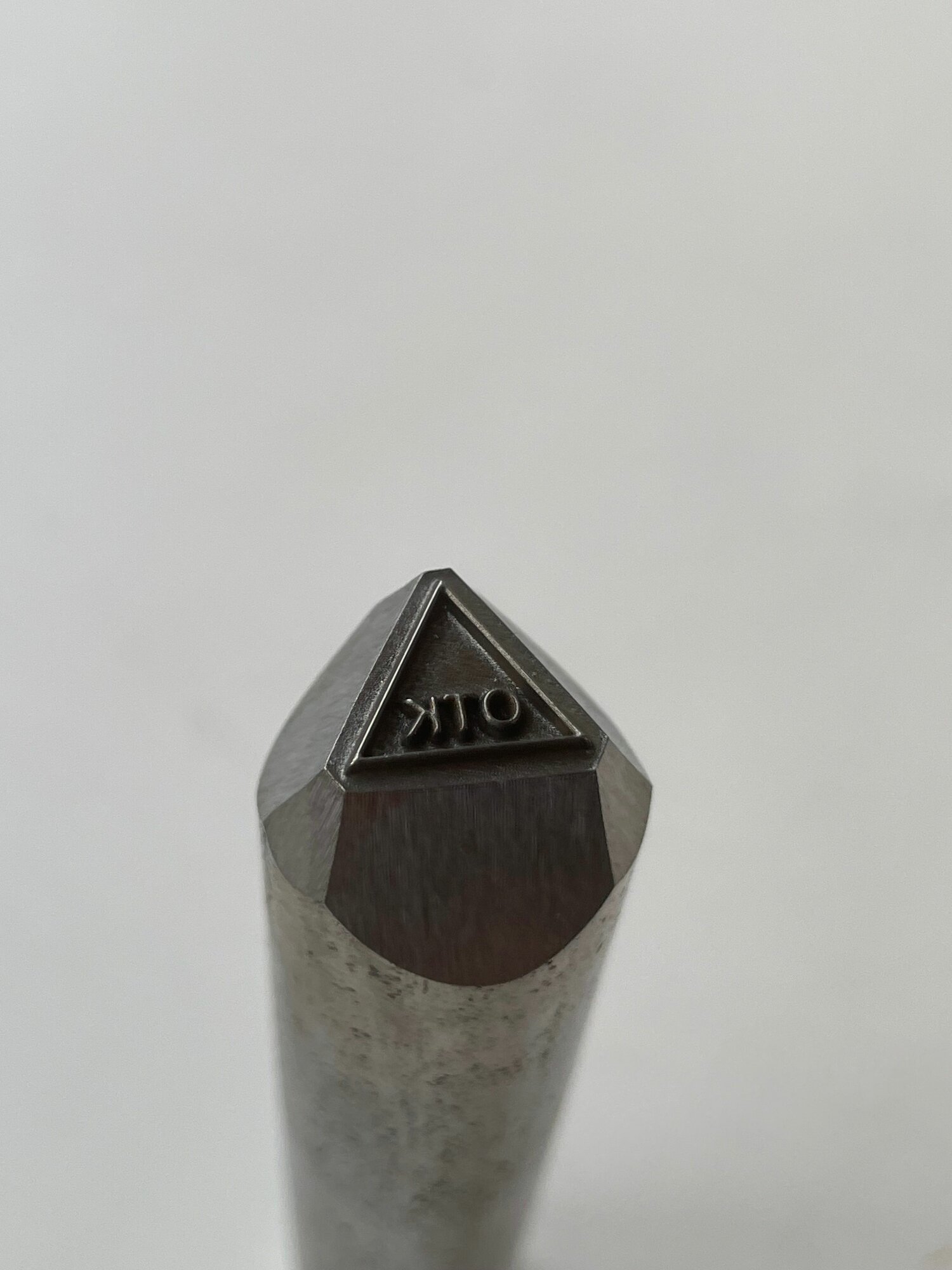 Ударное клеймо по металлу, ОТК в треугольнике.