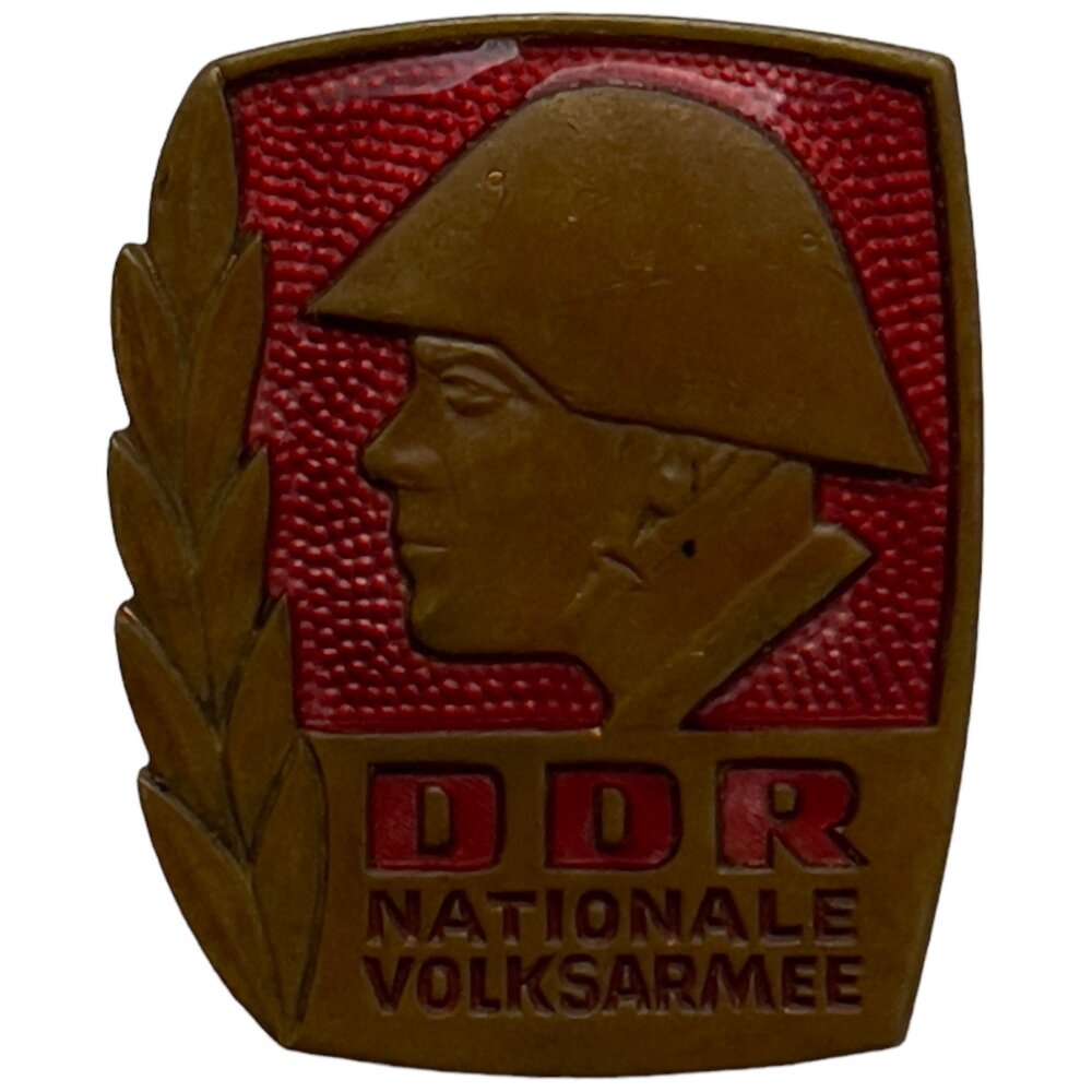 Знак "ГДР Национальная народная армия" ГДР 1961-1980 гг. (винт)