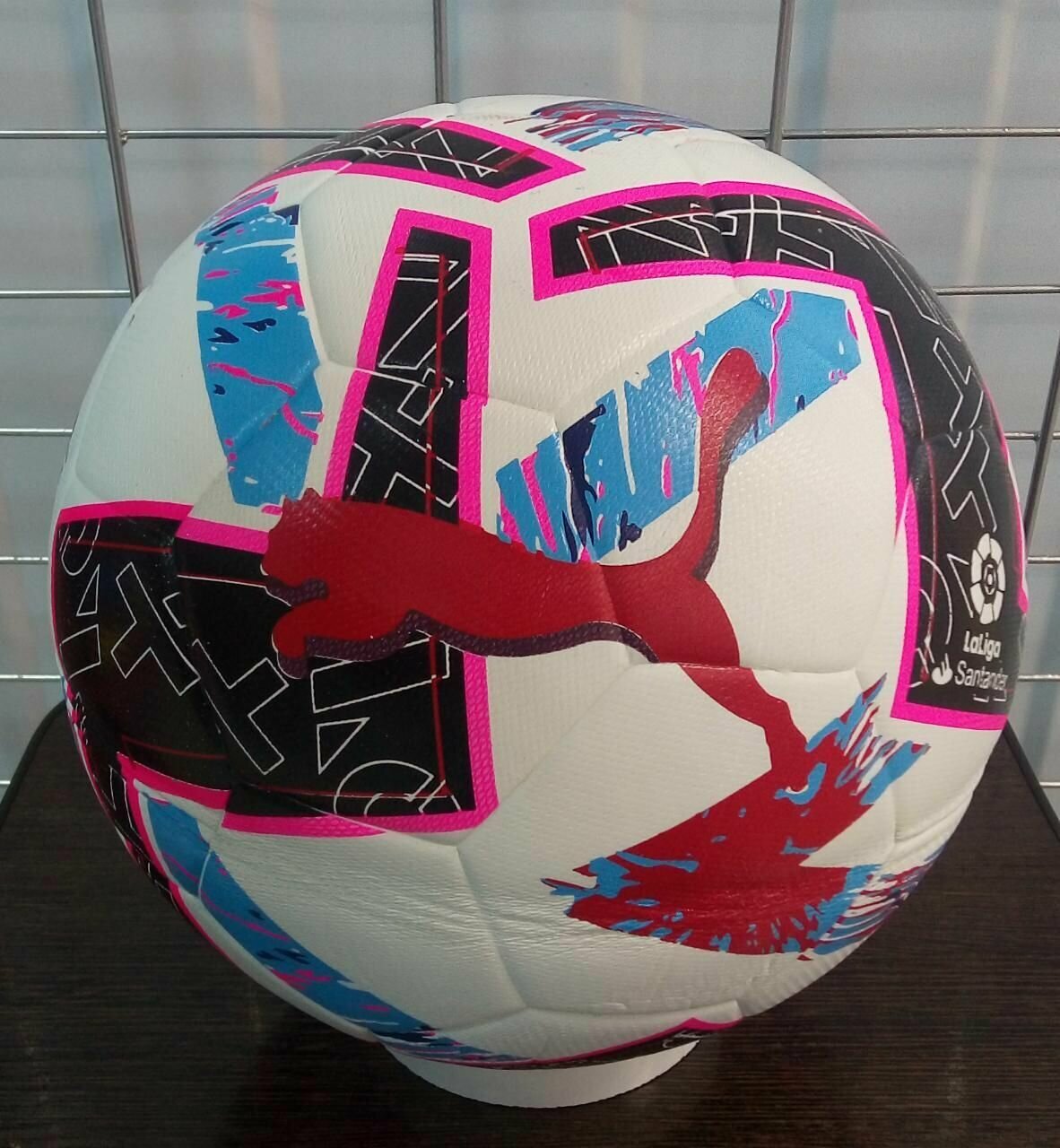 Мяч PUMA футбольный бесшовный игровой размер 5 пума