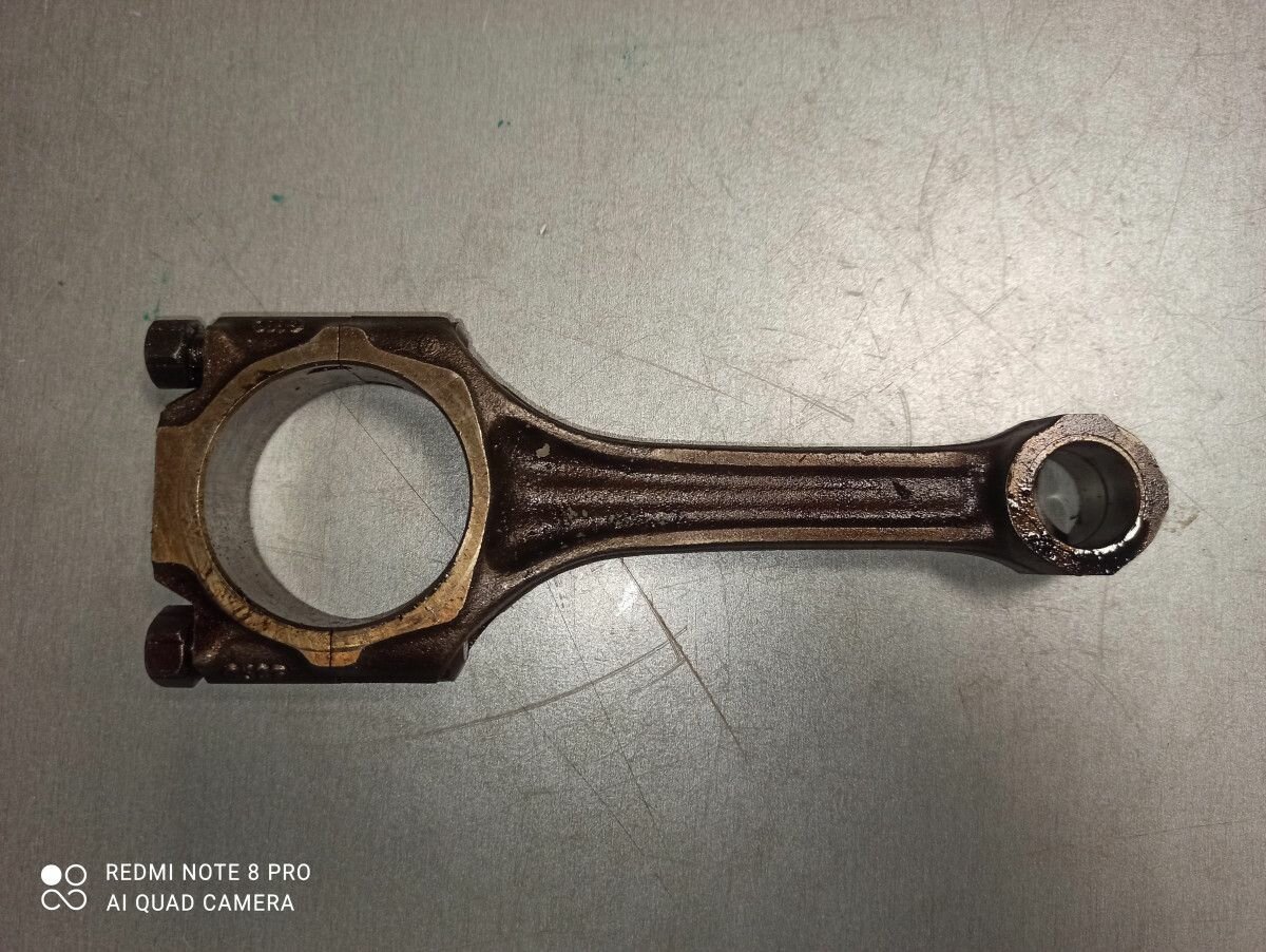 Шатун 1.8 2.3 PF 7A AAR Audi 80 100 A6 Passat 053F 027198401C