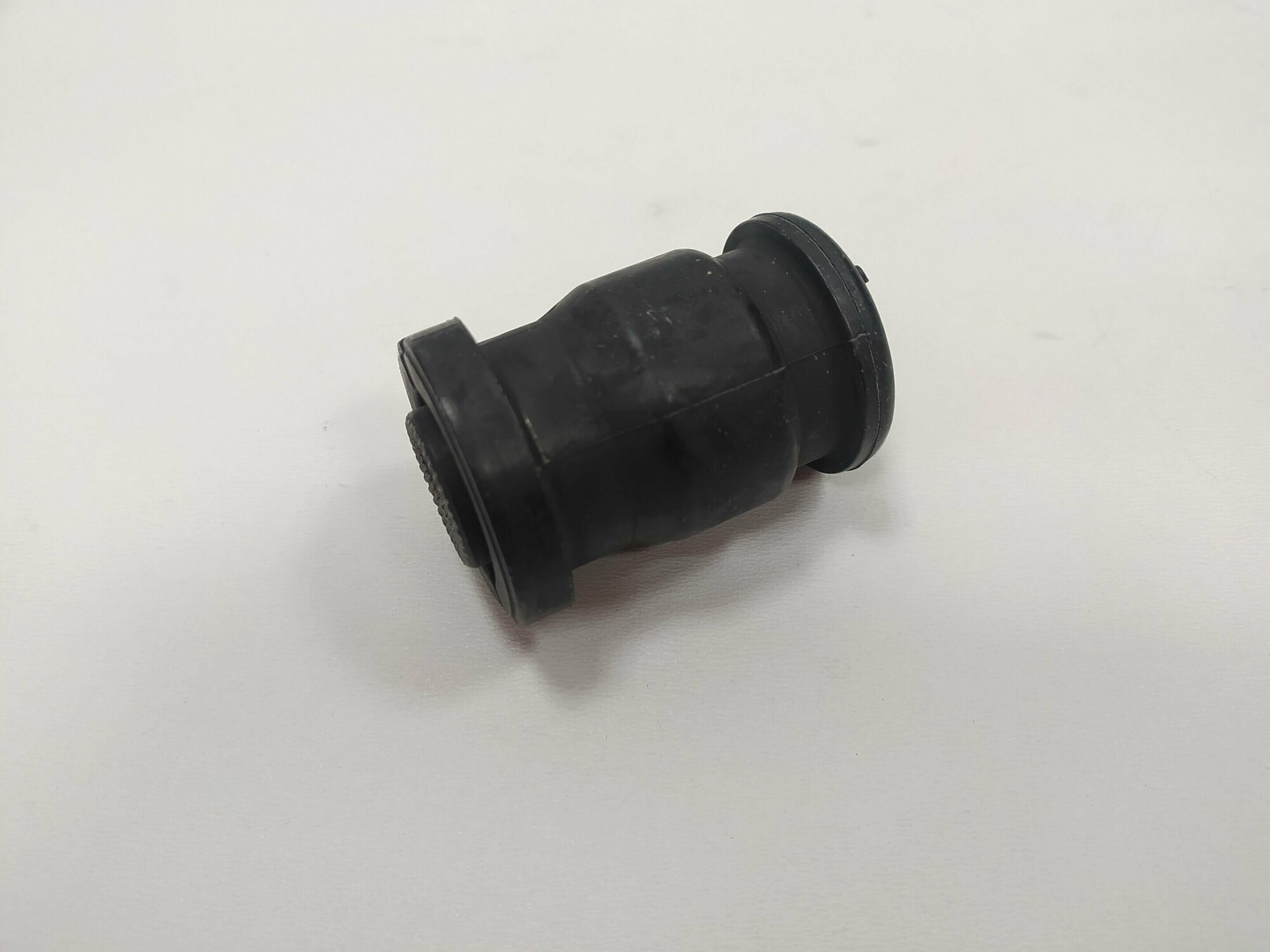 Сайлентблок рычага переднего малый KIMIKO Chery Tiggo [2.4 16V 5MT внедорожник 4X2] T112909070KM