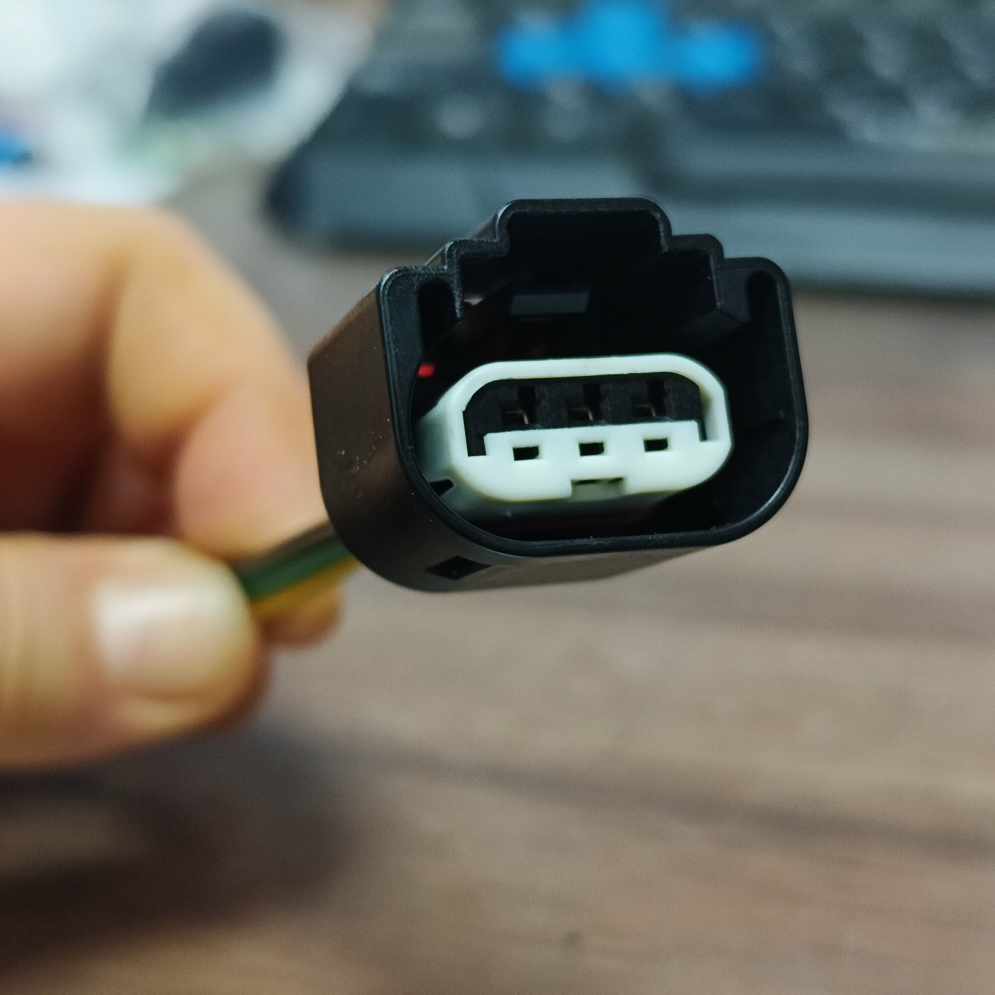 Разъем (штекер) 3 контакта модуля зажигания Daewoo Gentra / BUICK Chevrolet