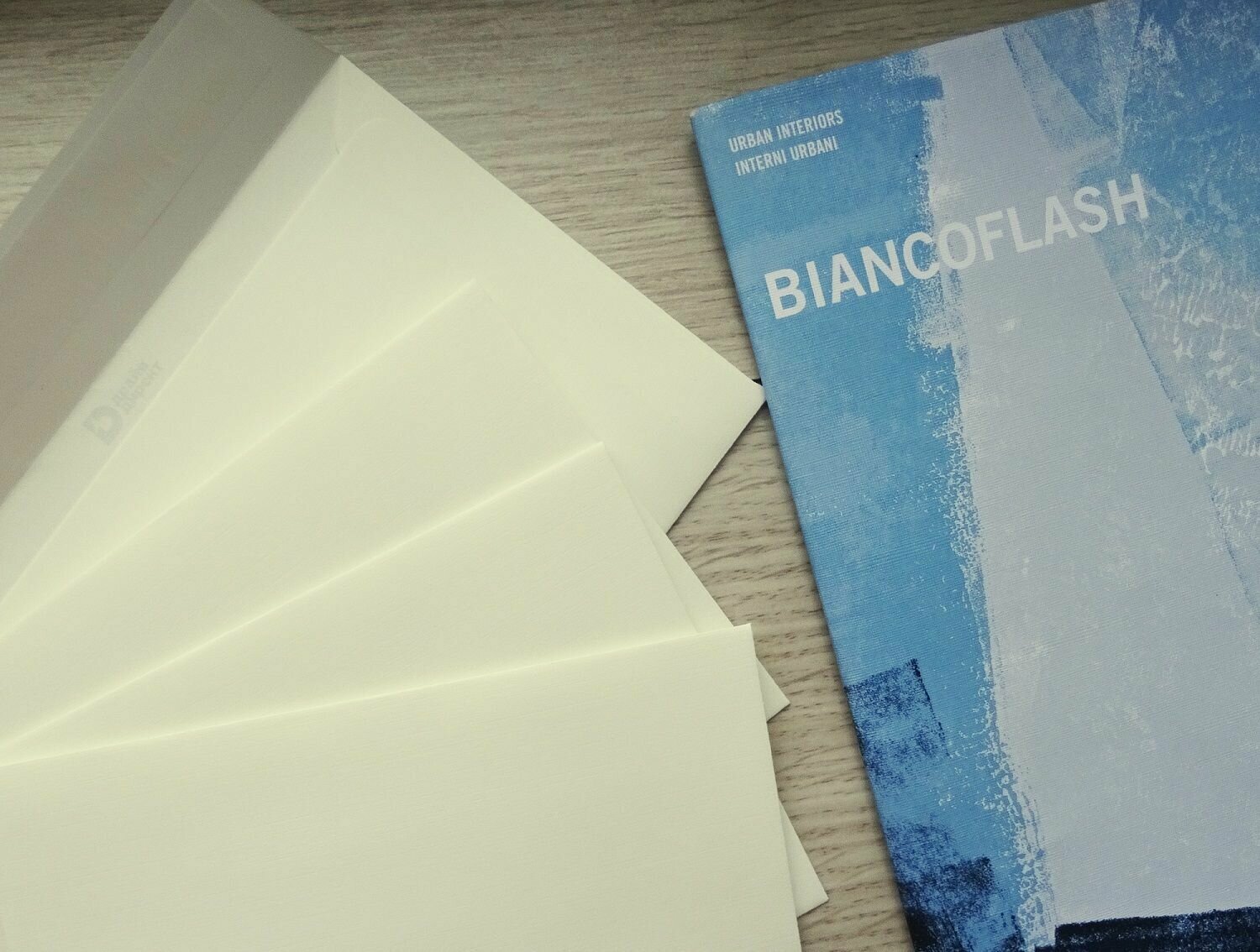 Конверт C4 (229х324) BiancoFlash Fine Linen Ivory (лен слоновая кость) 120г набор из 50 шт