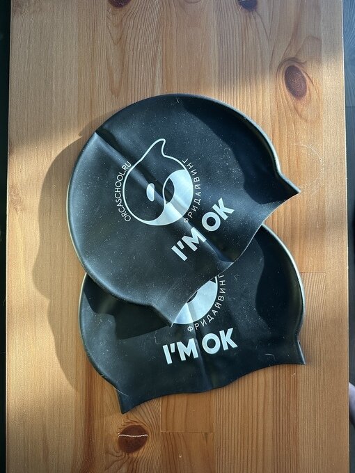 Шапочка для плавания orcaschool "I'M OK", изготовлена из силикона, черная