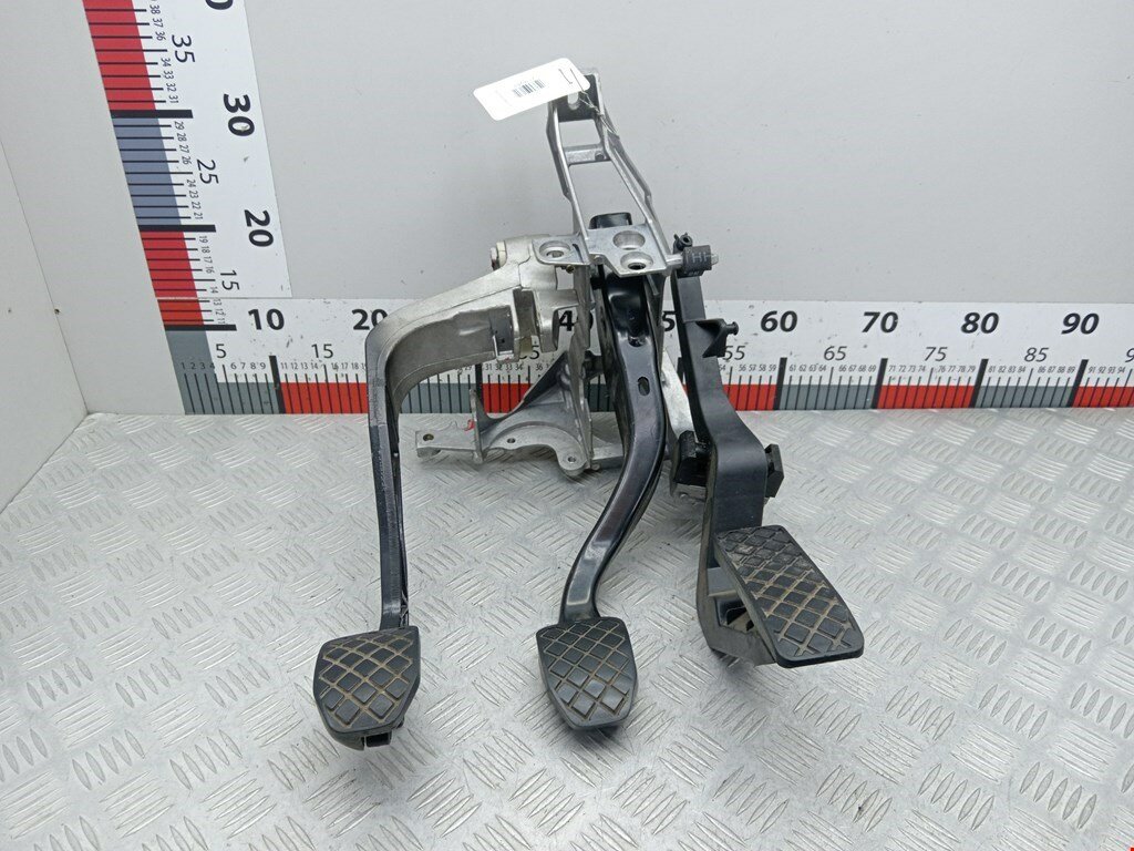 Педальный узел Audi A6 C5 8D1721117J арт. 2176269