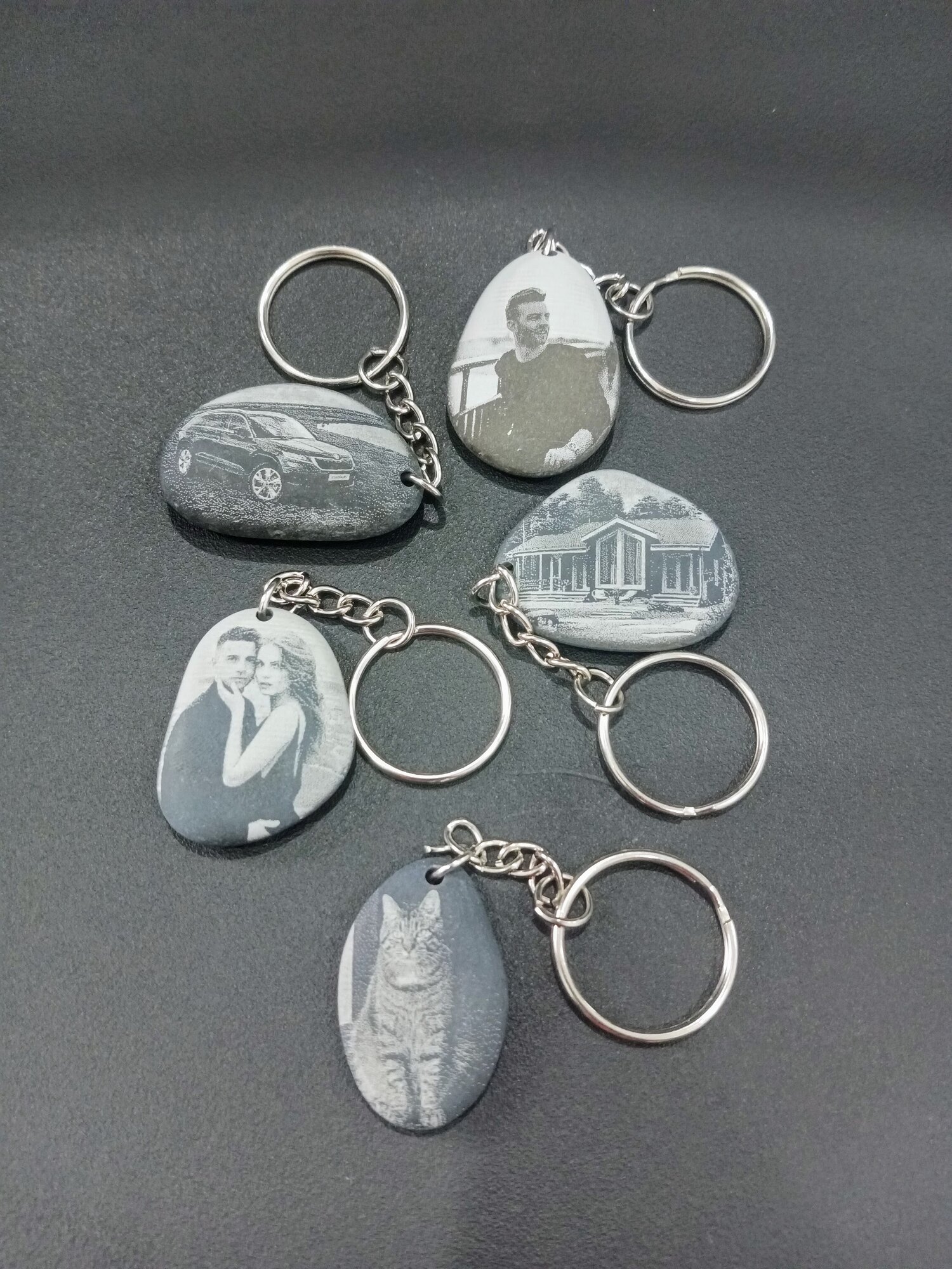 Брелок с гравировкой вашего фото на заказ на натуральном камне. Брелок.