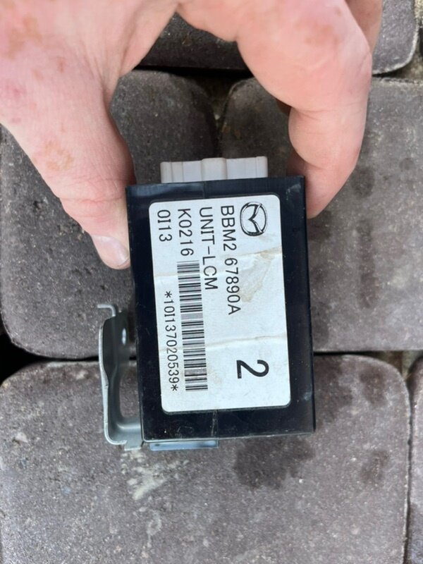 Блок управления светом Mazda Mazda 3 BL Z6 2011 (б/у) BBM267890A