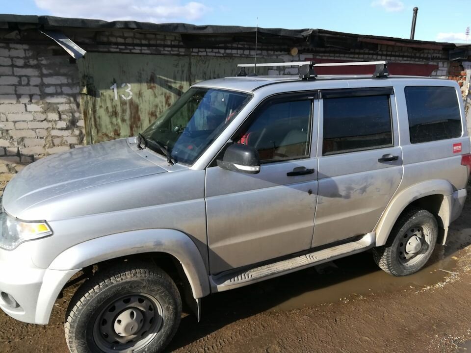 Багажник на крышу для УАЗ Патриот без рейлингов (Прямоугольная алюминиевая дуга), в штатные места, 8809+8826+8849