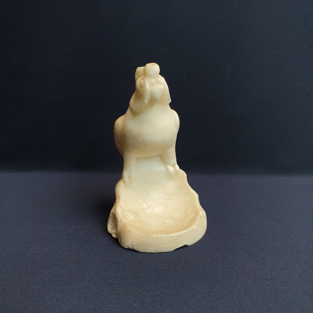 Скульптура "Попугай" 10х13х17 см, мрамор, есть сколы см. фото. Винтаж, СССР.