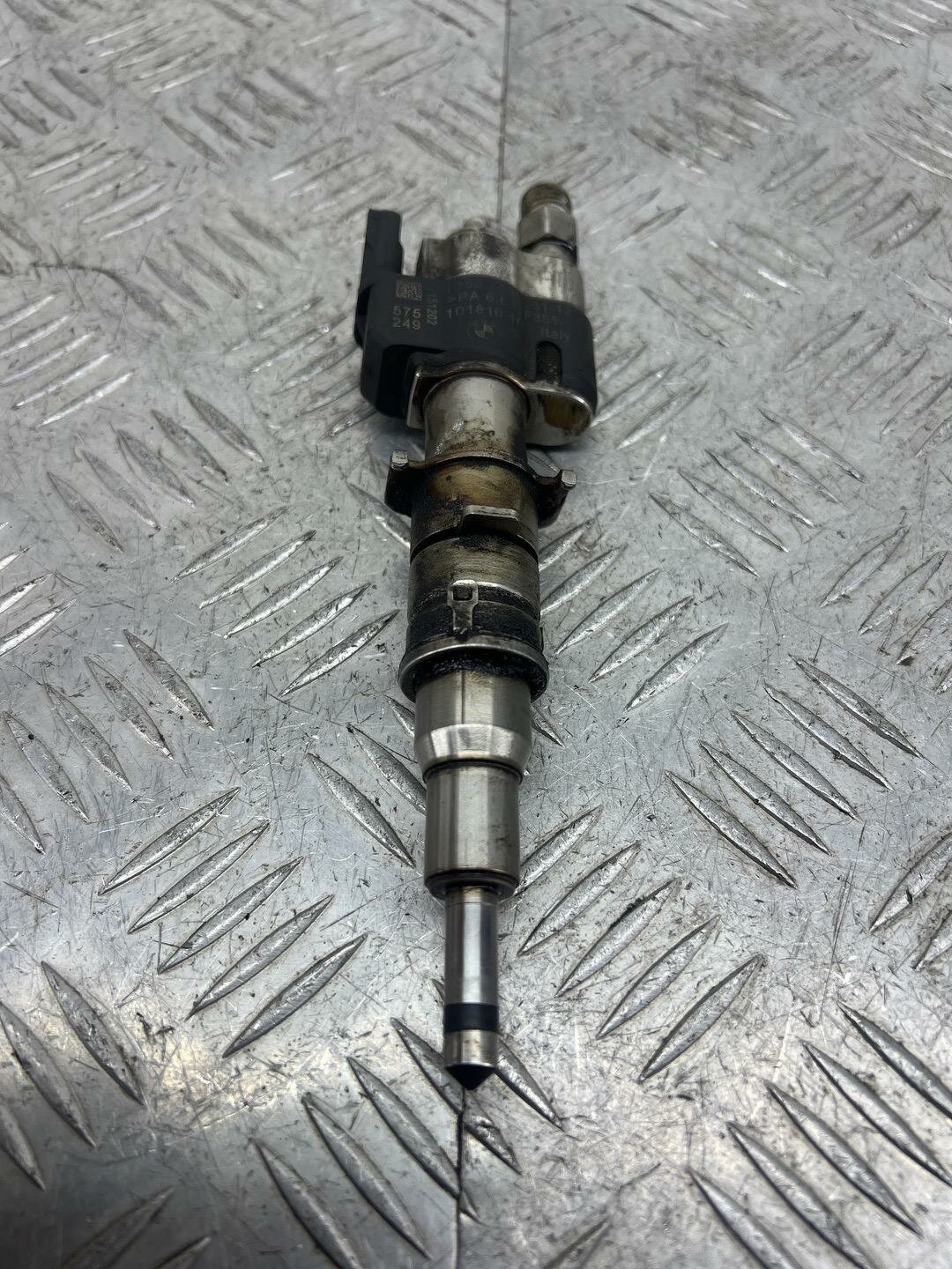 Форсунка топливная BMW X6 E71 (2007 - 2012) 1353758526112