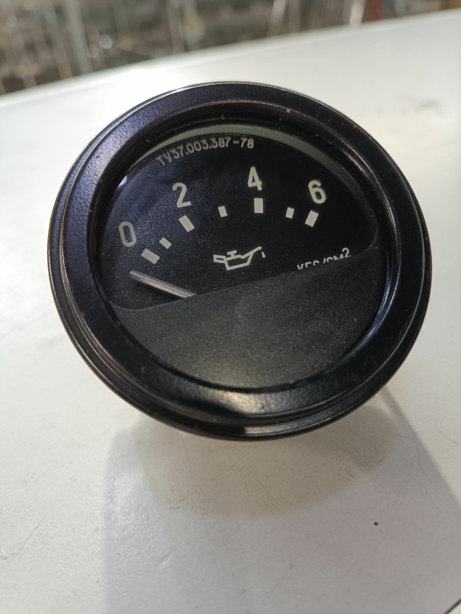 Указатель давления масла ГАЗ-52,53,66, УАЗ-469, ЗИЛ (УК130А) Автоприбор