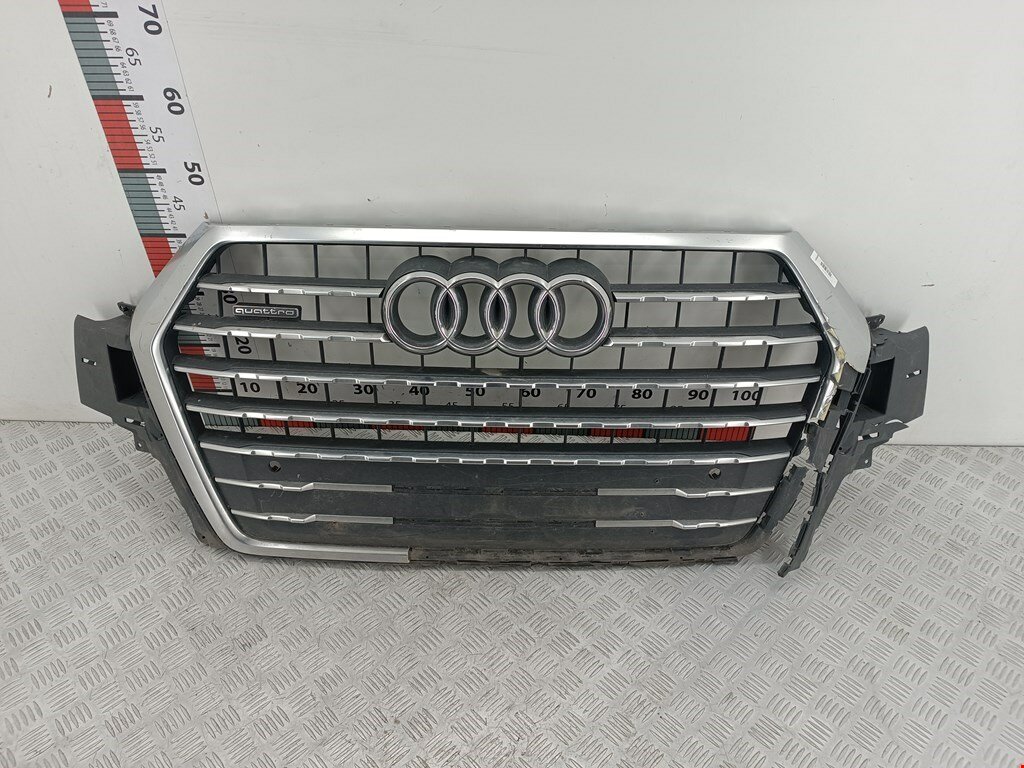Решетка радиатора Audi Q7 4M 4M0853651F арт. 2273094