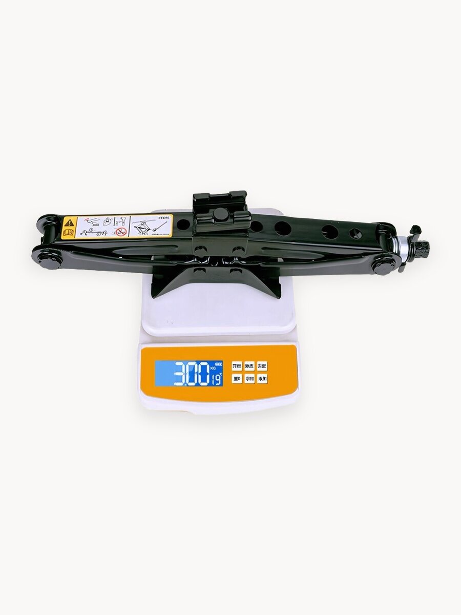 Домкрат автомобильный механический ромбический 2т с трещоточной рукояткой DASH