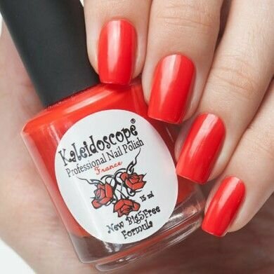El Corazon серия Kaleidoscope Лак для ногтей "Красотека" №Kr-04 Девушка в красном 15 мл