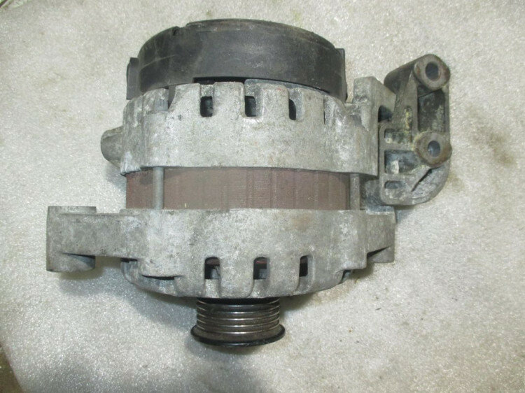 Генератор Шевроле Круз,Авео Т300 Орландо 13502595 13579667 МКПП 1,6-1,8л 100Ам -3 пин