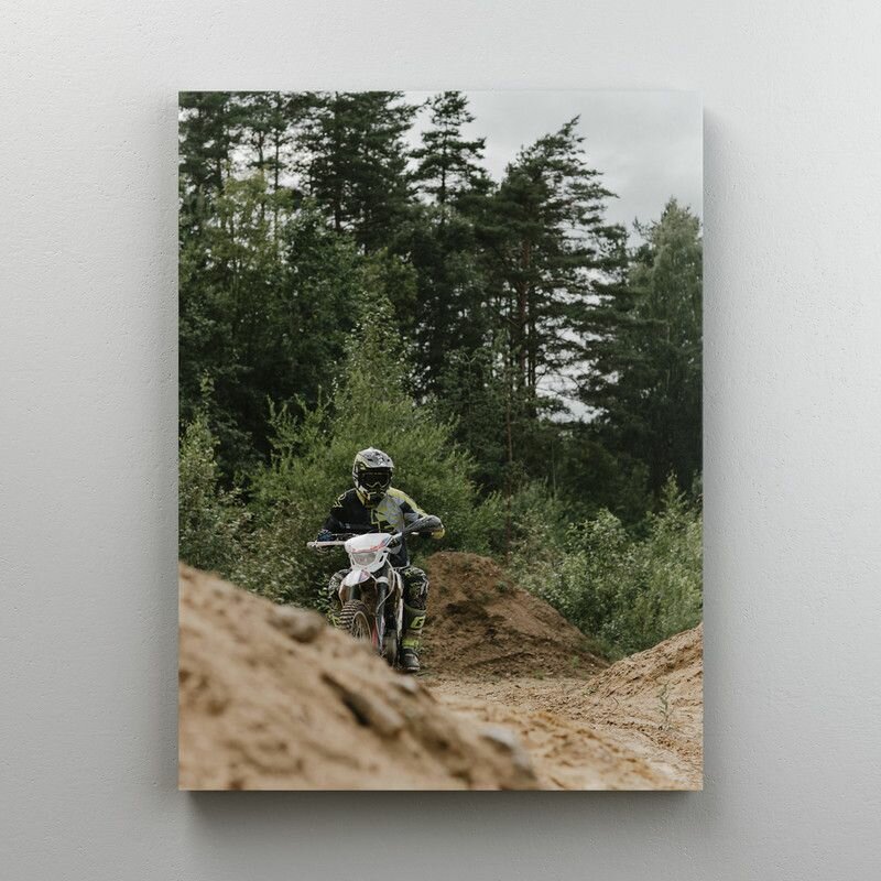 Интерьерная картина на холсте "Эндуро - Мотокросс в лесу" размер 22x30 см