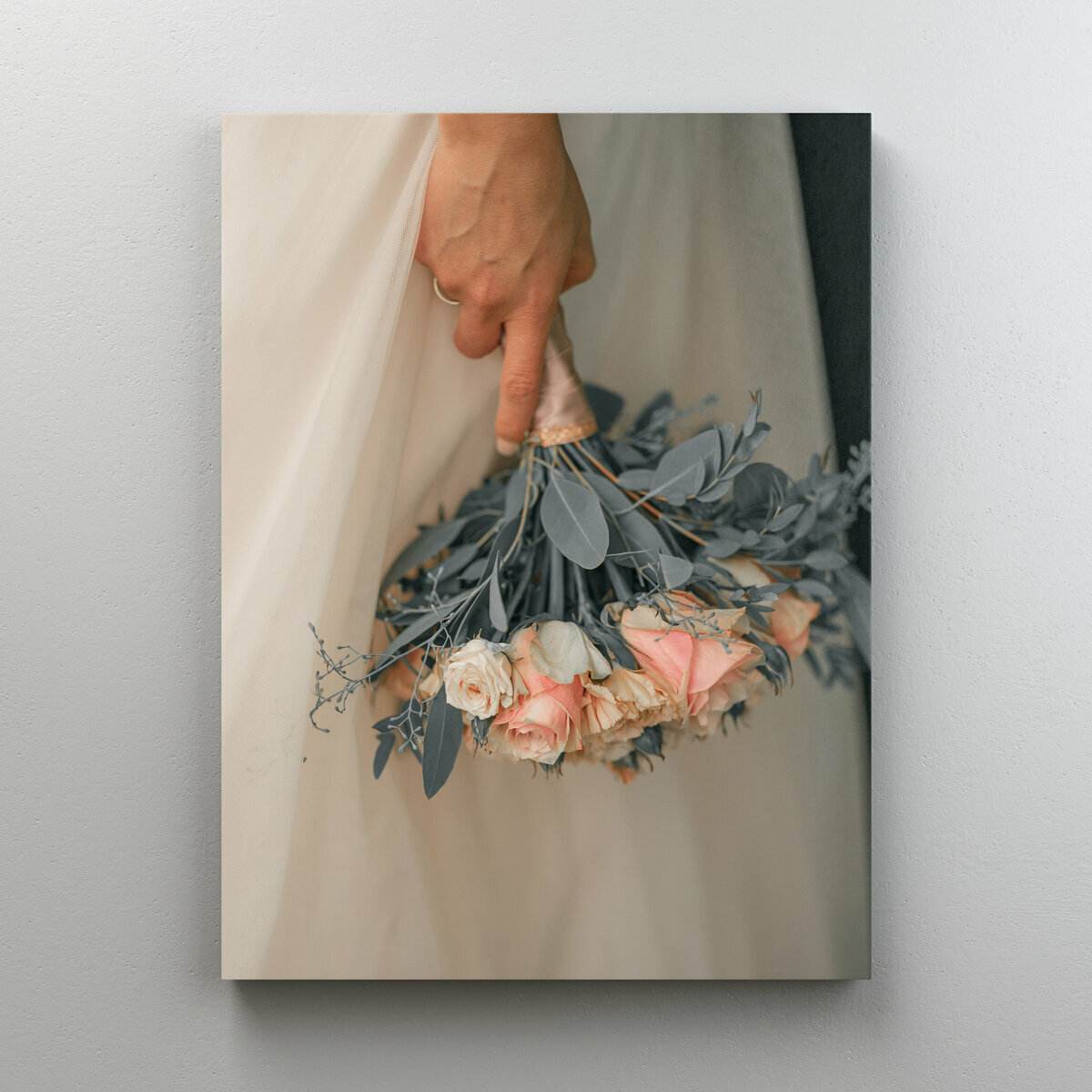 Интерьерная картина на холсте "Букет невесты" фотография, размер 30x40 см