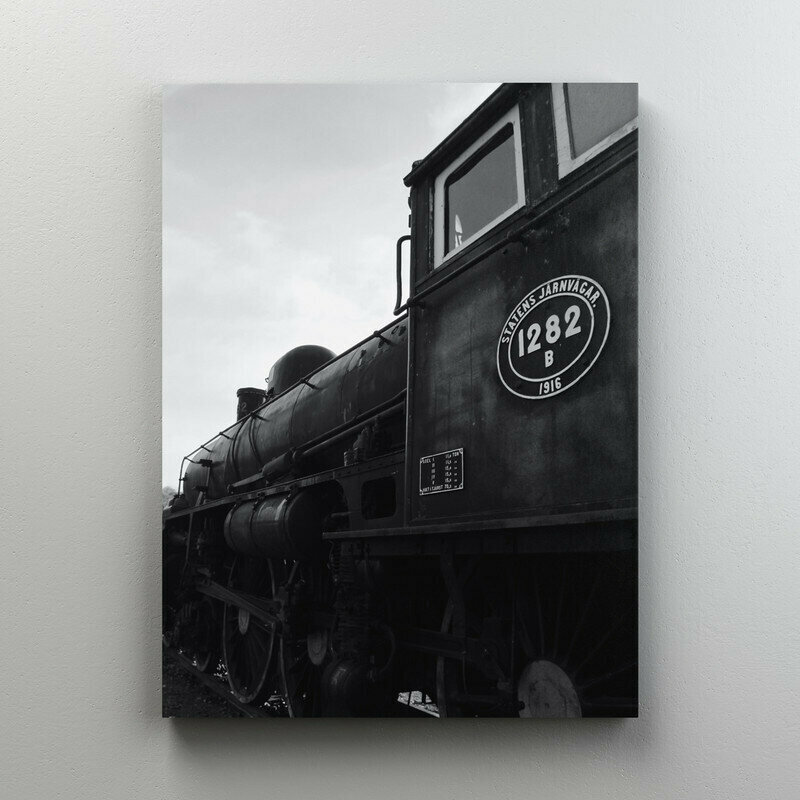 Интерьерная картина на холсте "Старый поезд", размер 22x30 см