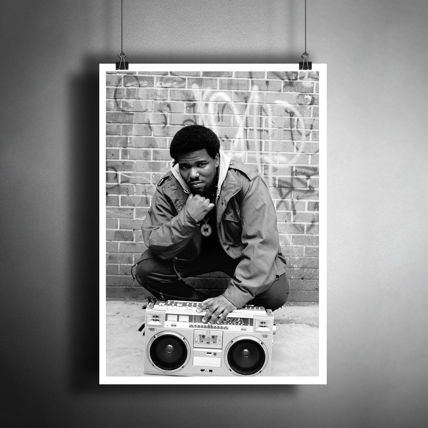 Постер плакат для интерьера "Диджей Африка Бамбаатаа. Хип-хоп культура 80-х. Afrika Bambaataa"/ A3 (297 x 420 мм)