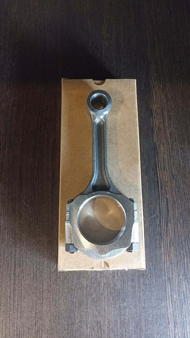 Шатун двигателя K7M Логан Ларгус 121000999R