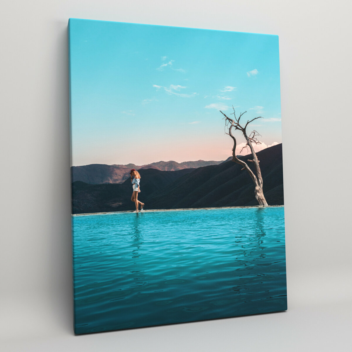 Картина на холсте (интерьерный постер) "Бассейн в горах" пейзаж, с деревянным подрамником, размер 30x40 см