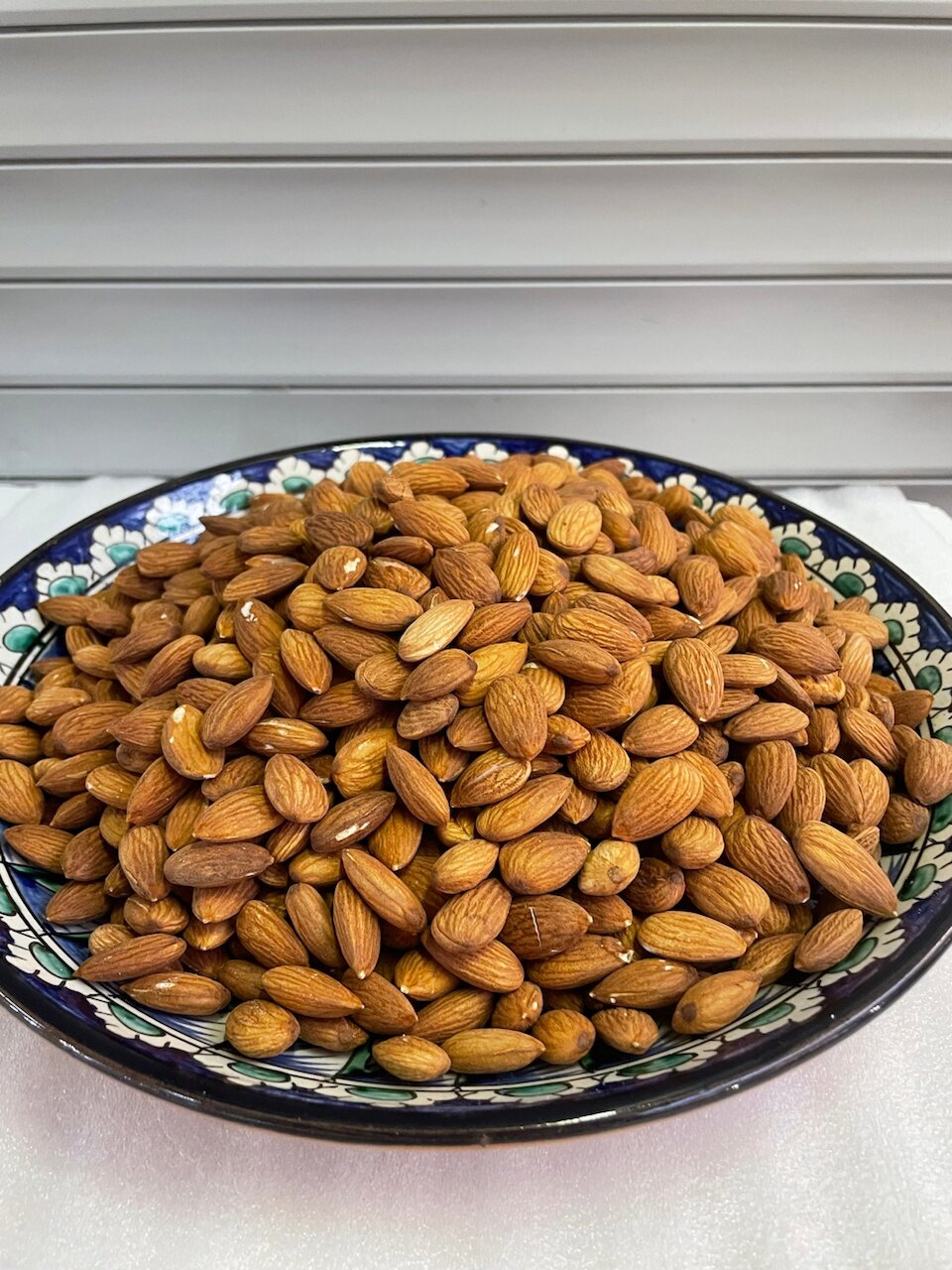 Жаренный миндаль из Чили, размер XXL отборный, крупный и очень вкусный, урожай 2025,1 кг.