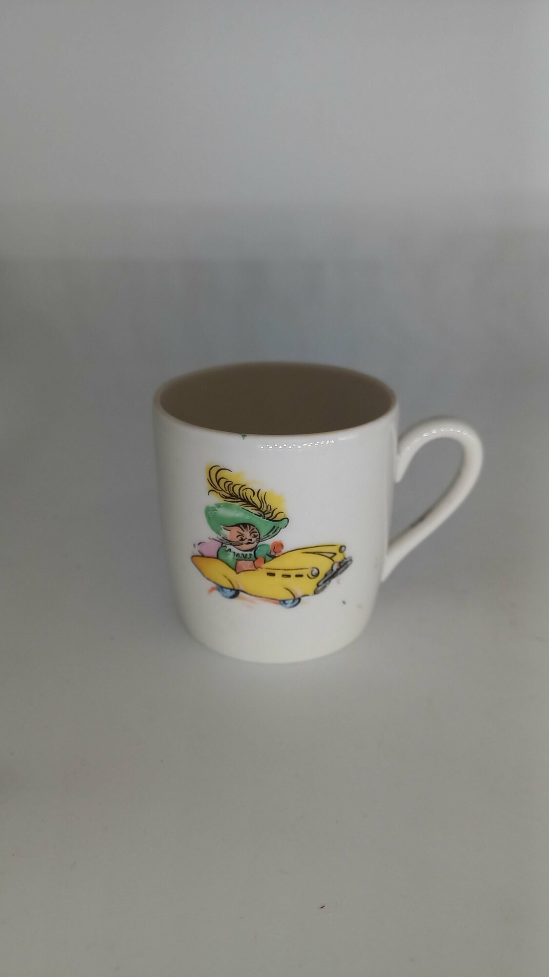 Винтажная советская фарфоровая чашка с изображением Кот на машине, ДФЗ Вербилки СССР