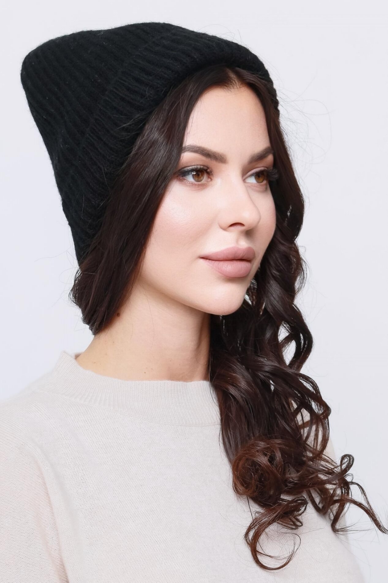 Шапка-бини для женщин