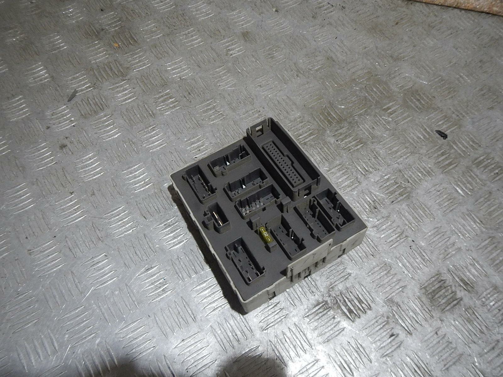 Б/У Блок предохранителей, Ford (Форд)-FOCUS 1 (98-04) FORD FOCUS 1 (98-04) Салонный. Без видимых повреждений. 401181 FORD...