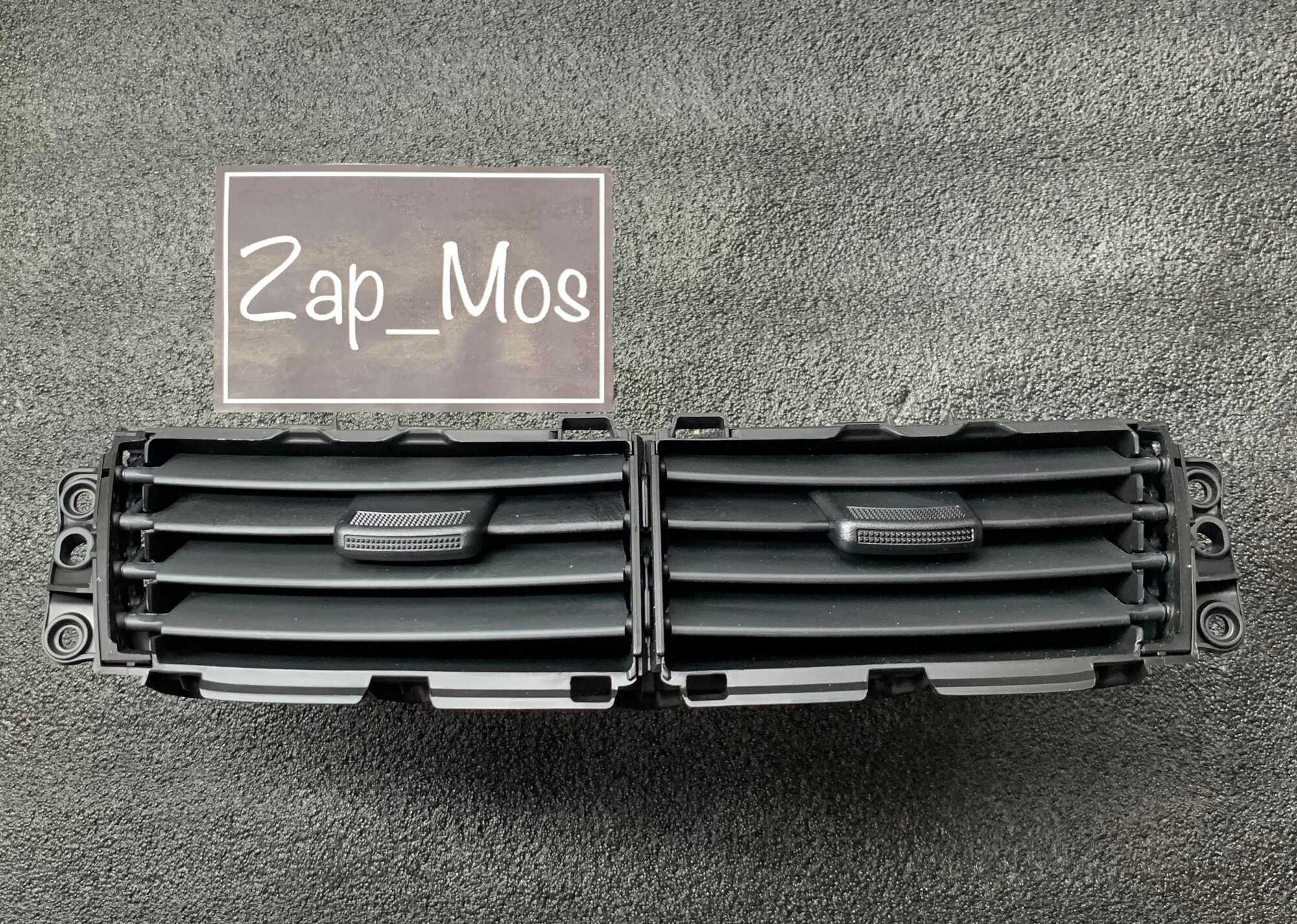 Решетка воздуховод дефлекторы печки Hyundai Solaris, для центральной вентиляции