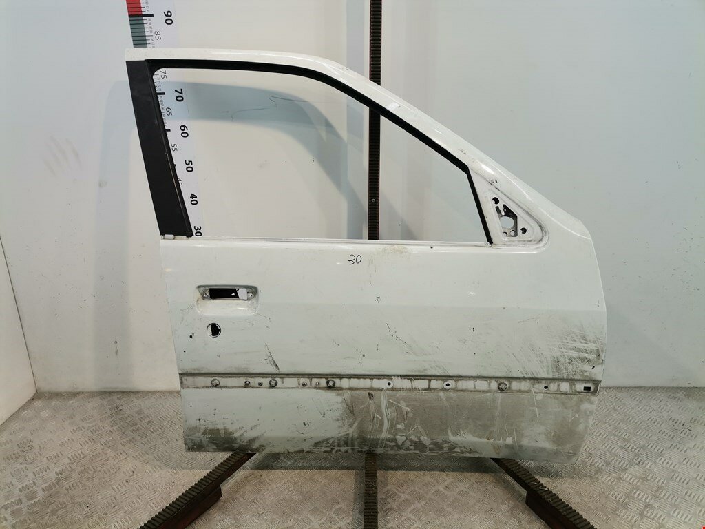 Дверь передняя правая Peugeot 306 9004L7 арт. 2205533