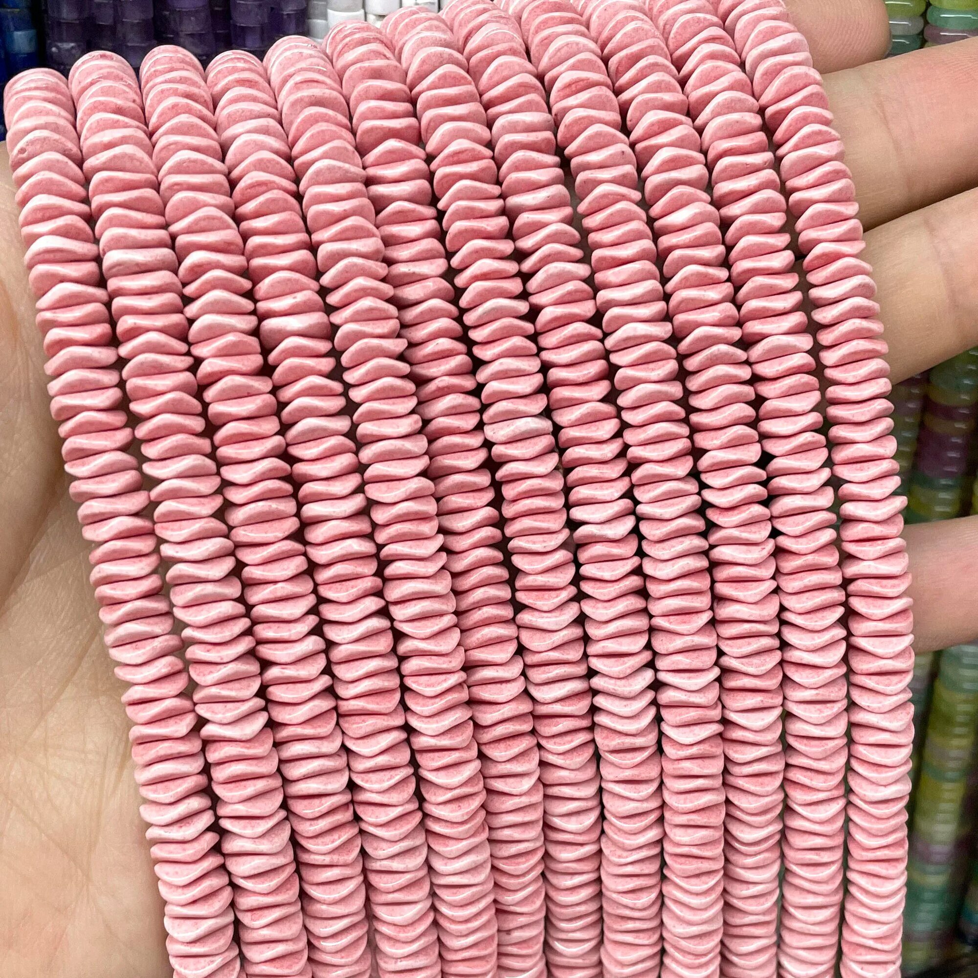 Бусины розовые, 2,5x6 мм