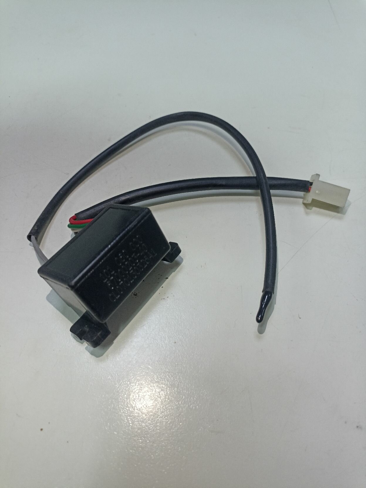 Датчик температуры испарителя Geely Emgrand EC7 [1.5 16V 5MT седан] 1067002525