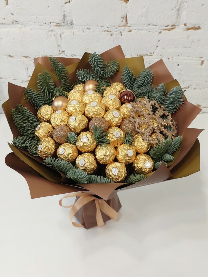 Зимний букет с конфетами Ferrero Rocher (BuketOnline)