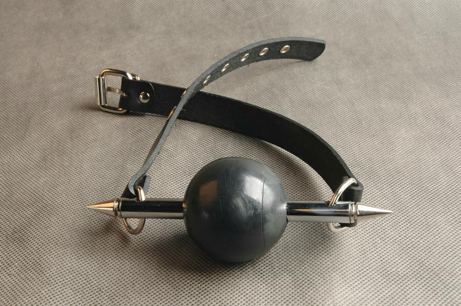 Кляп-шар "Немой крик" Beastly, черный