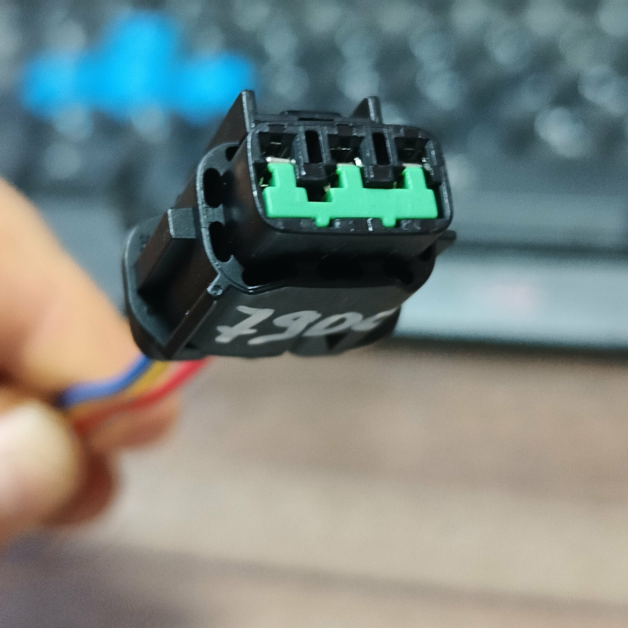 Разъем (штекер) 3 контакта фар / габаритов / повторителей Nissan Renault Citroen Peugeot Subaru