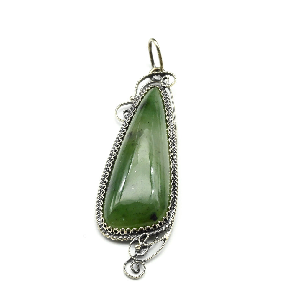 Подвеска, нефрит