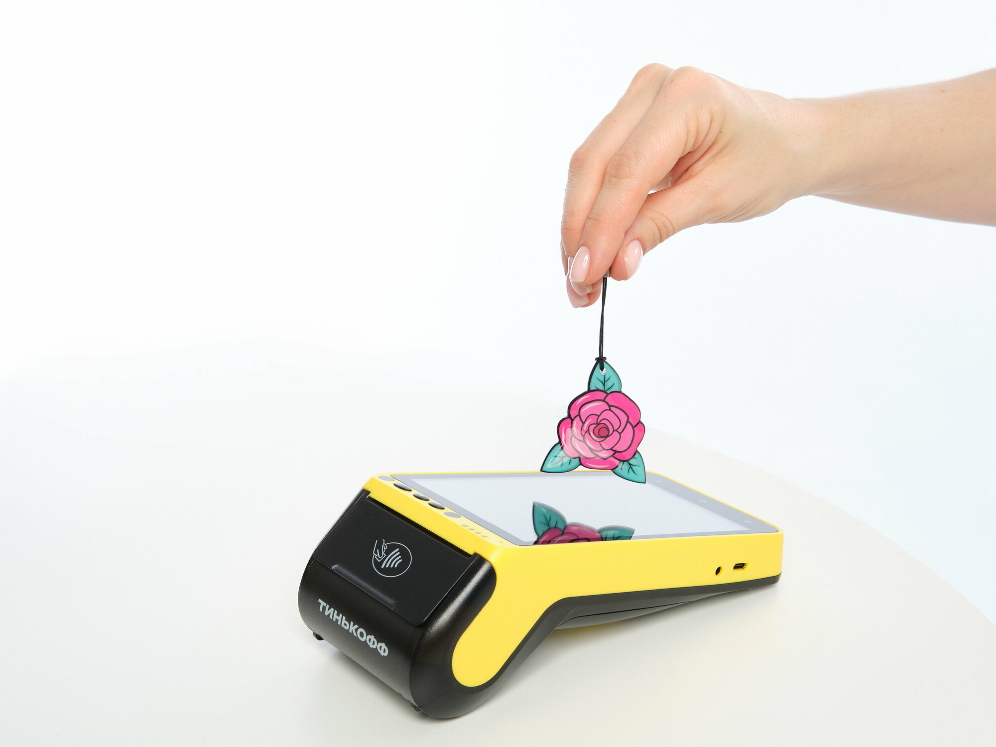 Платежный брелок Artpayments с функцией Tinkoff Pay, Роза / платежный nfc стикер из полимера для удобной оплаты