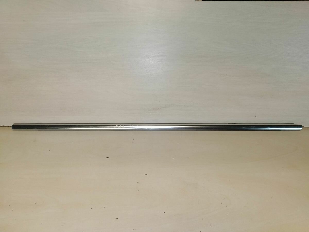 Молдинг стекла задней двери L Volkswagen Passat B6 3C5839475B