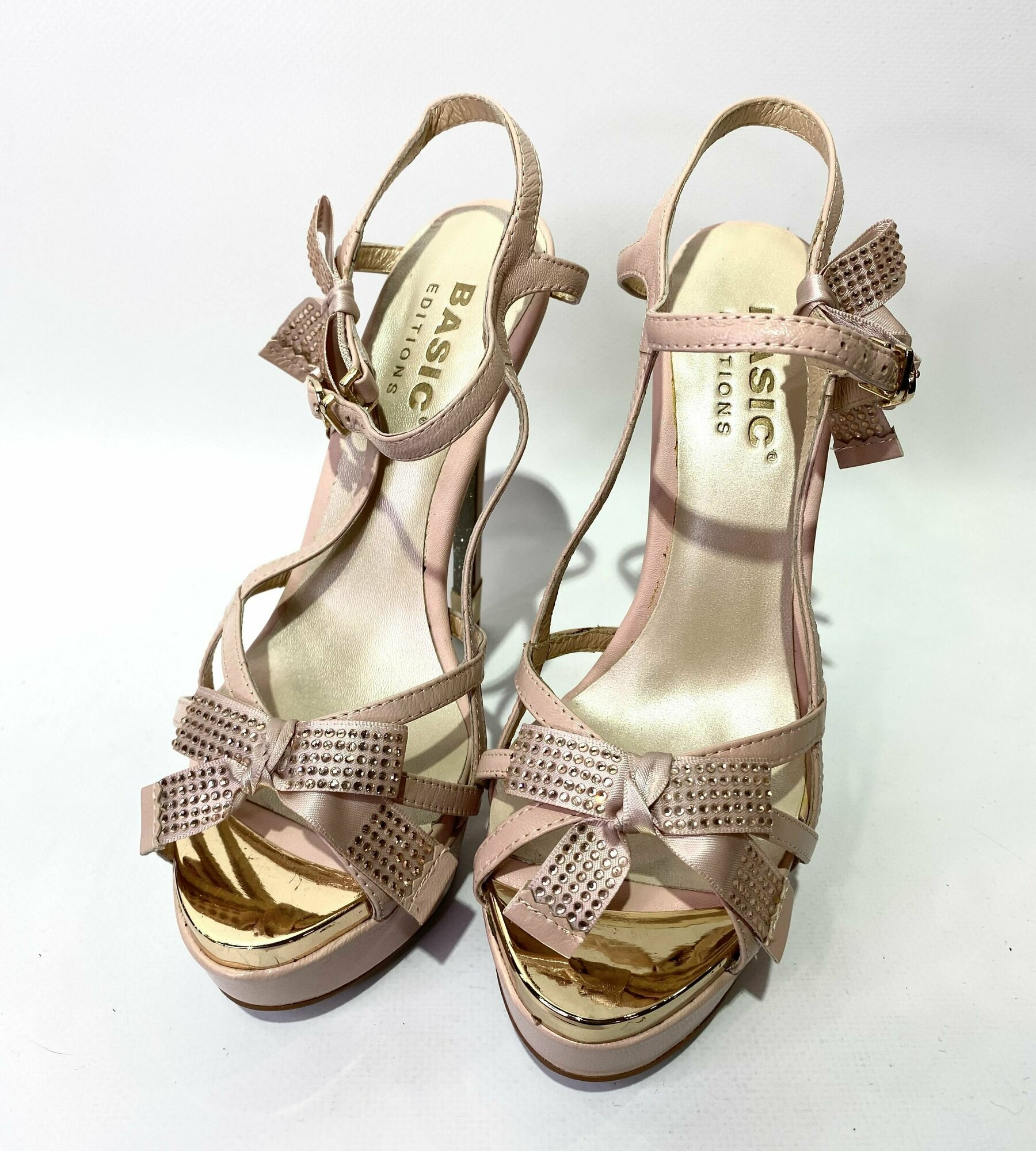 Босоножки женские Basic 31 из натуральной кожи со стразами 37(38)